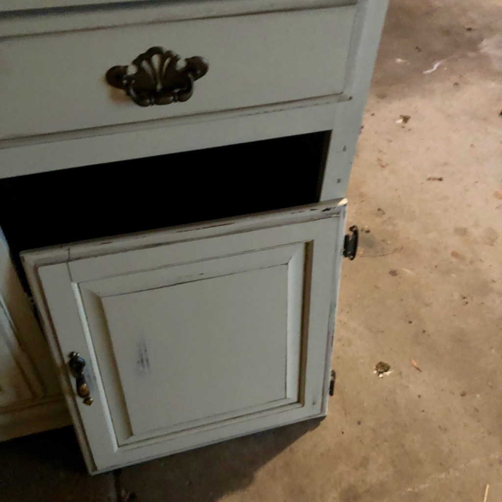 How to Adjust and Fix Hinges