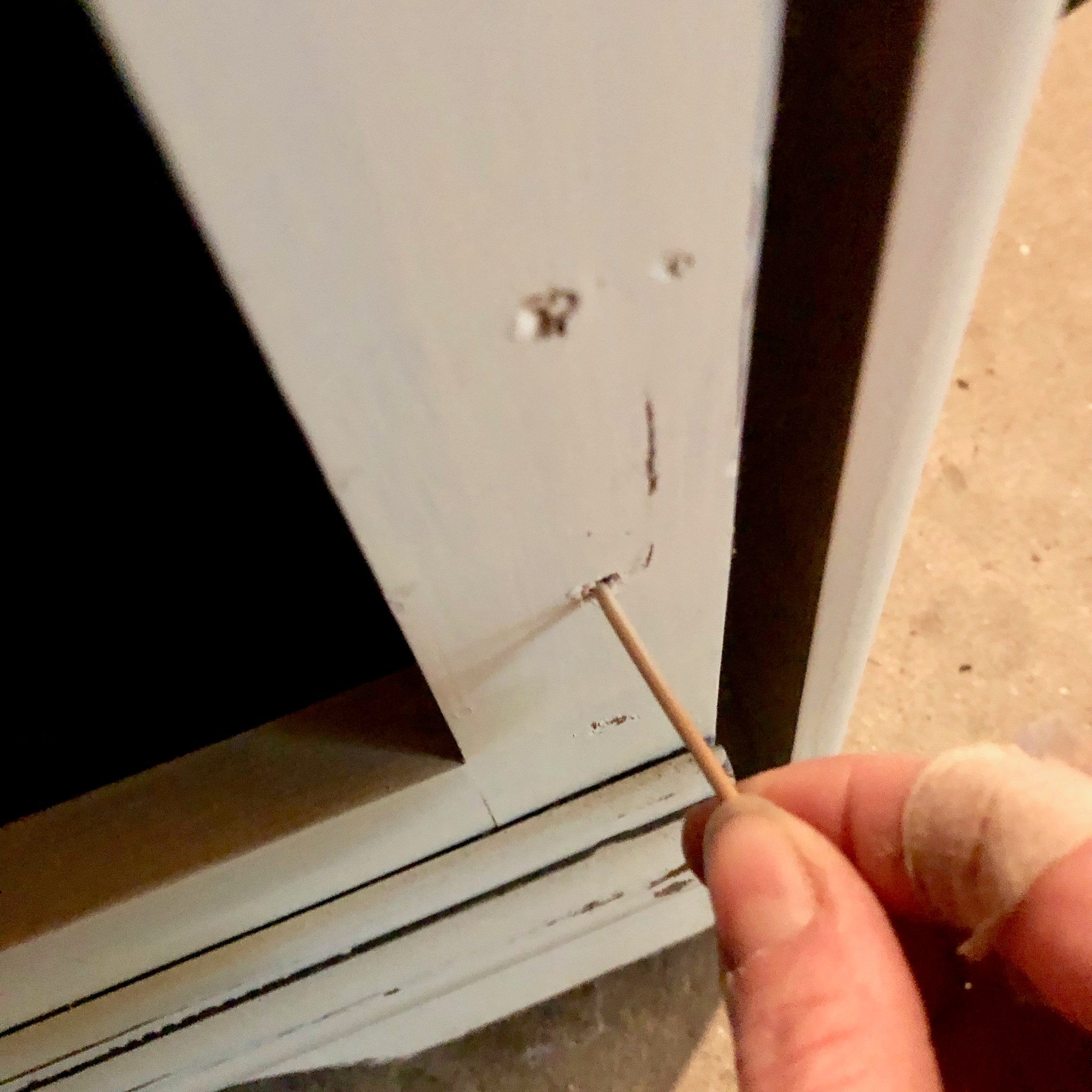 How to Adjust and Fix Hinges